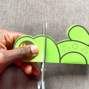 Frog pop up card craft with free printable frog template